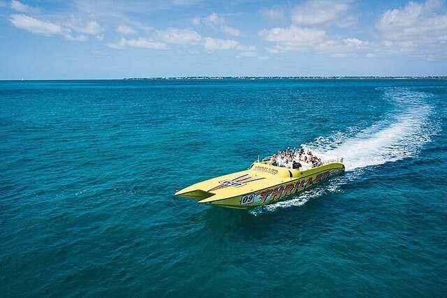 High-Speed Powerboat Group Experience | Regal Bahama Cruise